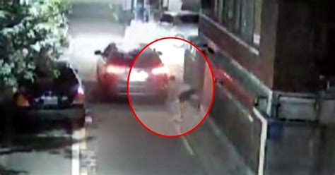 지나가는 차에 억잡고 보니 고교생