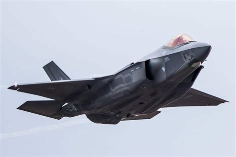 Lockheed Martin F 35 Lightning Ii Entre Prouesse Technologique Et Controverse Stratégique