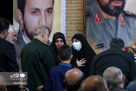 گفتگوی دختر سردار سلیمانی با فرمانده کل سپاه عکس