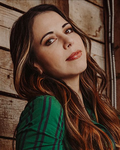 Laura Bailey Personages