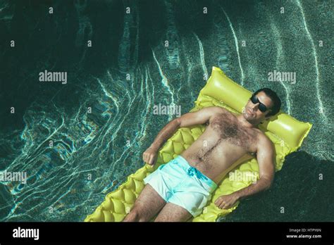 Namour Karim Saleh 2016 ©array Filmscourtesy Everett Collection