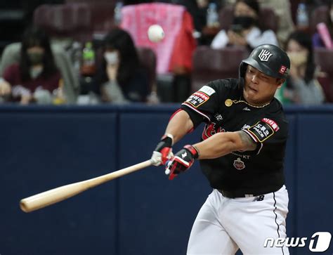 강백호 47 삭감·엄상백 150 인상…kt 선수단 연봉계약 완료 네이트 스포츠