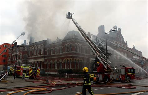 Up To 100 Firefighters Tackle Huge Blaze To Protect Artefacts At London