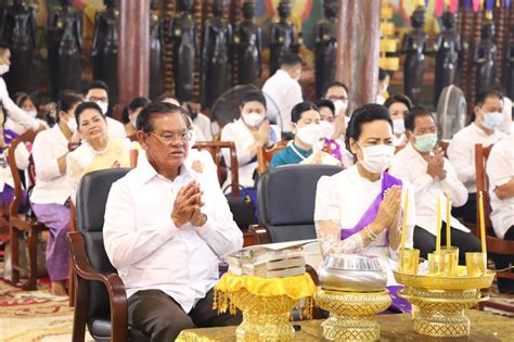 សម្ដេចក្រឡាហោម ស ខេង រួមទាំងថ្នាក់ដឹកនាំមន្ត្រីរាជការស៊ីវិល នគរបាលជាតិ