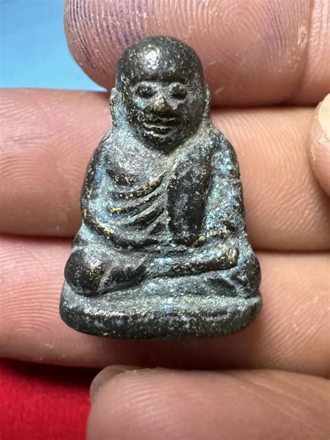 หลวงพ่อเงิน Ennxo