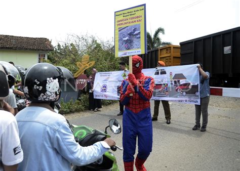 Sosialisasi Keselamatan Perjalanan Kerata Api Antara Foto