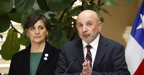 A Ver ¿quién Es Doctor En La Crisis De Salud Protagonismo Del
