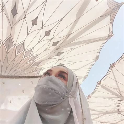 6 Potret Paramitha Rusady Di Tanah Suci Bertepatan Dengan Momen Ulang Tahun Sang Putra Adrian