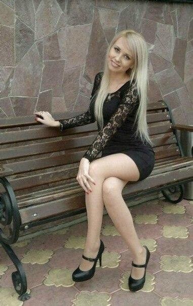 Создать мем девушки в мини частное женщина самые красивые девушки Картинки Meme