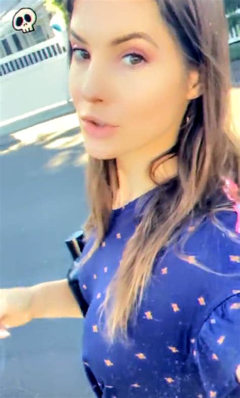 No Bra Scrolller