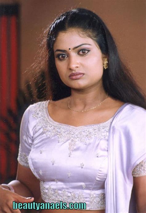 Hot Hot Actres Geetu Mohandas Hot Photos