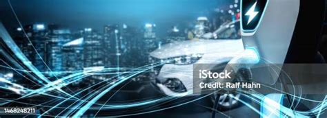 Co2 배출량을 줄이기 위해 지속 가능한 소스에서 생산된 친환경 에너지 및 에코 전력을 개념으로 한 전기 자동차용 Ev 충전소 0명에 대한 스톡 사진 및 기타 이미지