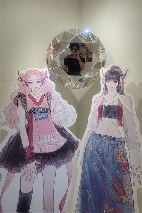 「오늘의 전시 상황 이럴수가 전시장에 저 혼자 덩그러니 있습니다 」 🎀코냥🐱のイラスト