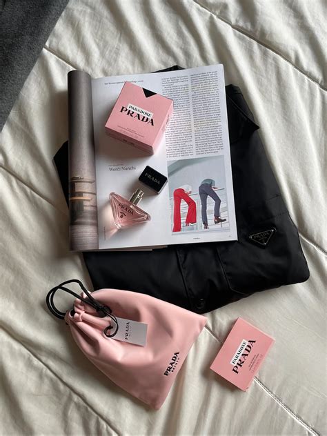 Prada•Paradoxe น้ำหอมสามเหลี่ยมสามใจ🔺🔻ตัวใหม่ล่าจากป้าดา💓 | แกลเลอรีที่ ...