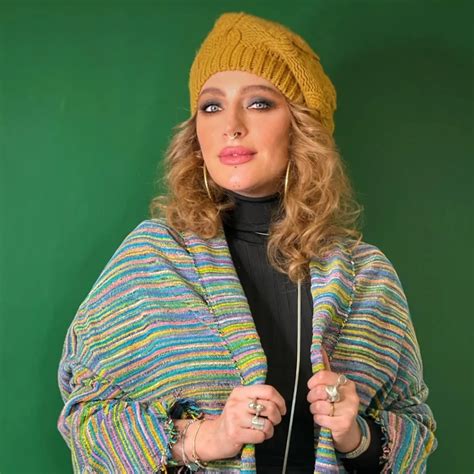 بیوگرافی نگین معتضدی تصاویر شخصی