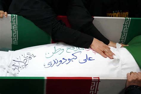 عکسی جالب از دفترچه یادداشت شهید پاسدار علی کبودوندی ؛ نمره های که این