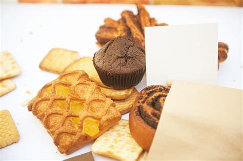 밝은 패스트리 빈 명함과 종이 베이커리 주머니가 있는 평평한 템플릿 0명에 대한 스톡 사진 및 기타 이미지 0명 공란 구도 Istock