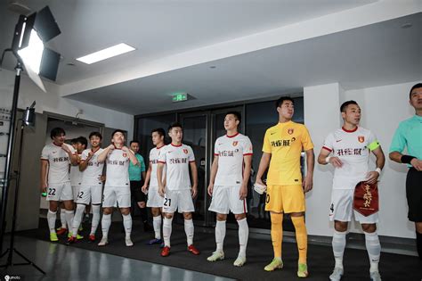 河北队球员集体讨薪，张呈栋任航等发文喊话华夏幸福董事长凤凰网