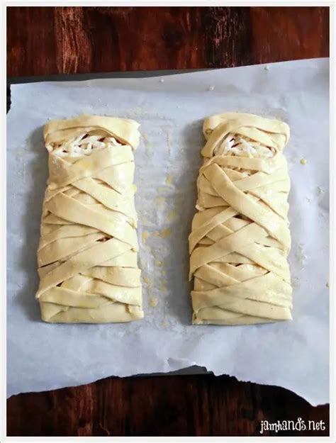 Pepperoni Mummy Braid Jam Hands