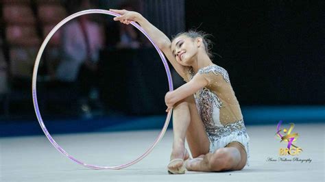 Елвира Краснобаева спечели златен медал на финала на обръч при девойките на Европейското