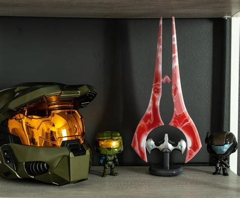 Celebrate Halo Infinite With These Sick Looking Energy Sword Lamps
