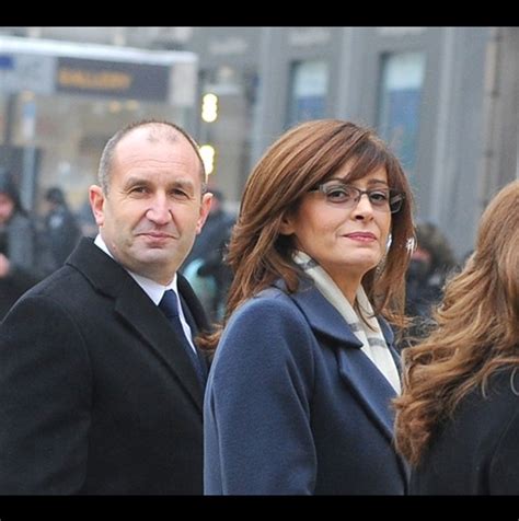 Виждали ли сте бившият на Десислава Радева снимка Появи се в медиите с голям скандал За Жената