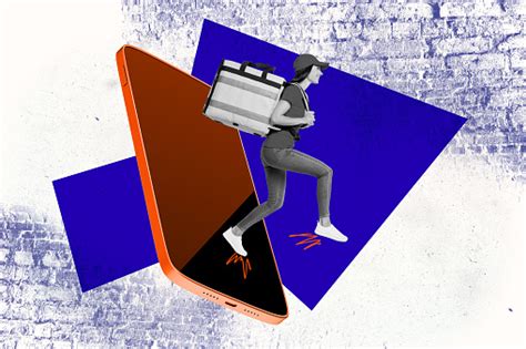 복합 트렌드 아트 워크 스케치 이미지 사진 콜라주 젊은 여자 뒤로 홀드 상자 배달 서비스 고객 주문 산책 스마트 폰 디스플레이 30 34세에 대한 스톡 사진 및 기타 이미지