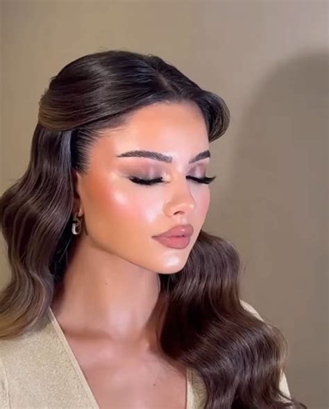 Pin By İcrb On Makyaj önerileri Guest Hair Bridesmaid Hair Makeup