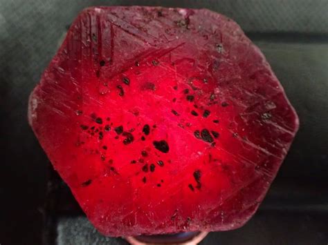 Very Nice Red Ruby â€‹â€‹rough 311 65ct 45 32Ã—40 03Ã—14 03 Mm 62 33 G