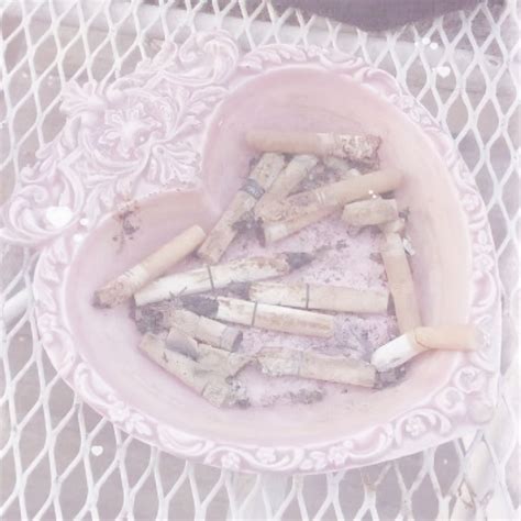 Pin By ♡̩̩͙‧͙¸ On Aesthetic ♡̩̩͙‧͙¸ ･ Creepy Pink Aesthetic