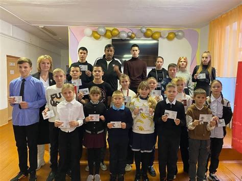 Готов к Труду и Обороне Обучающимся нашей школы на общешкольной линейке были вручены