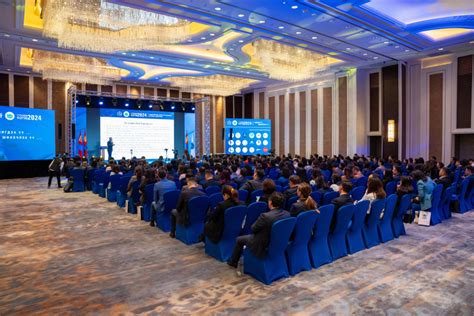 ХУУЛЬЧИД ҮНДЭСНИЙ ЭРХ ЗҮЙН ТОГТОЛЦООНЫ АСУУДАЛ ШИНЭЧЛЭЛИЙГ ХЭЛЭЛЦЛЭЭ