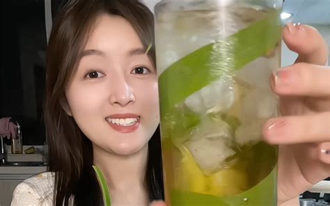 我爸说他喝茶我喝酒 小牙一杯 小牙一杯 哔哩哔哩视频