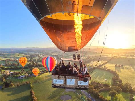 Hot Air Balloon Ride Over Yarra Valley 8e3577dc 5d4b 4c33 B1dc