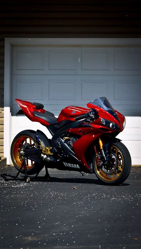 Pin By M On Bikes Yamaha R1 Yamaha R1 2006 R1 Bike