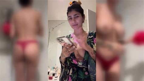 Mia Khalifa Naked Shower