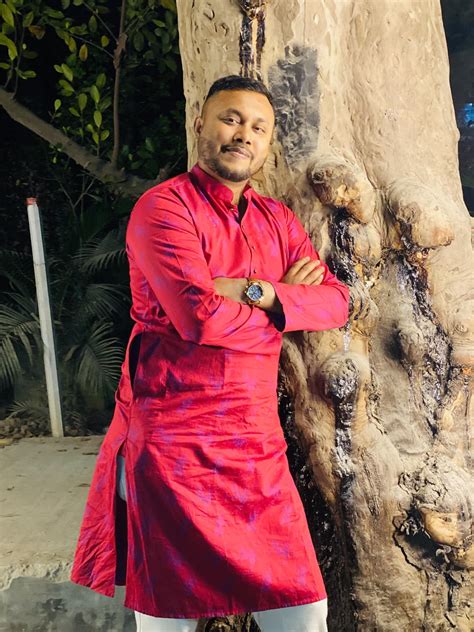 মানুষ নিজে নিজেকে পুরোপুরি Musfiqur Rahman Chowdhury