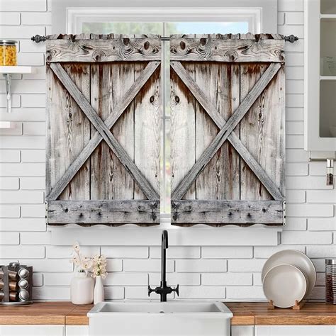 Ventanas De Cocina Sobre Fregadero De Estilo Rústico