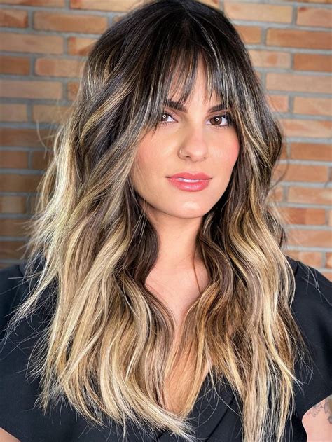 50 Most Trendy And Flattering Bangs For Round Faces In 2024