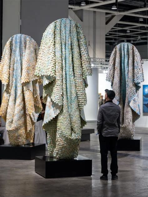 Art Basel 2025︱巴塞爾藝術展3月香港會展舉行！逾240間參展畫廊 門票價格購票方法三大展區亮點一覽 Uhk 港生活