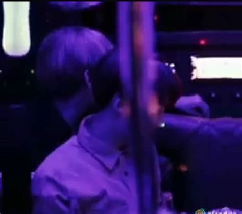 Pin By Xxxx On Bts Taehyung Bts Concert