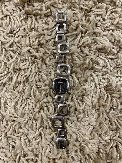 Годинник Fossil срібний жіночий 1 660 грн Наручні годинники Славута на Olx