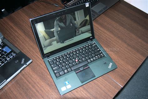 We Go Hands On With The Lenovo ThinkPad Edge E220s Softpedia