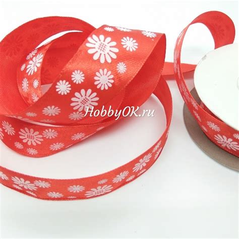Атласная лента с ромашками 25 мм красная ХоббиОК