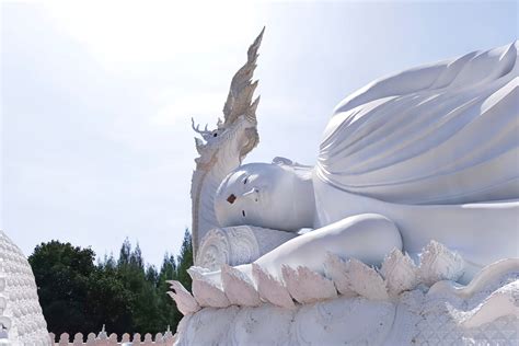 Readme Me ลอดถ้ำ ลงแพ แลมังกร ไหว้พระนอน วัดดอนขนาก