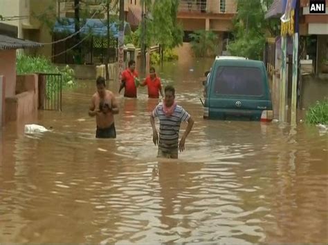 Incessant Rain Throws Life Out Of Gear In Uttarakhand Oneindia News