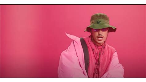 Бившата приятелка на Бед Бъни го съди за 40 милиона щатски долара Хай Клуб