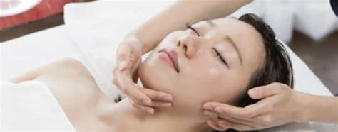 Japanese Qigong Acupressure And Massage Facial Treatment Squina 雪肌蘭