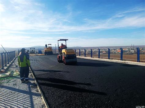 Дархан сумын 8 р багийг 1 р багтай холбох гүүрэн гарцын ажил 81 тай байна Цэц МН