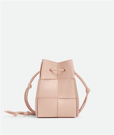 보테가베네타 미니 카세트 크로스바디 버킷 백 위시버킷